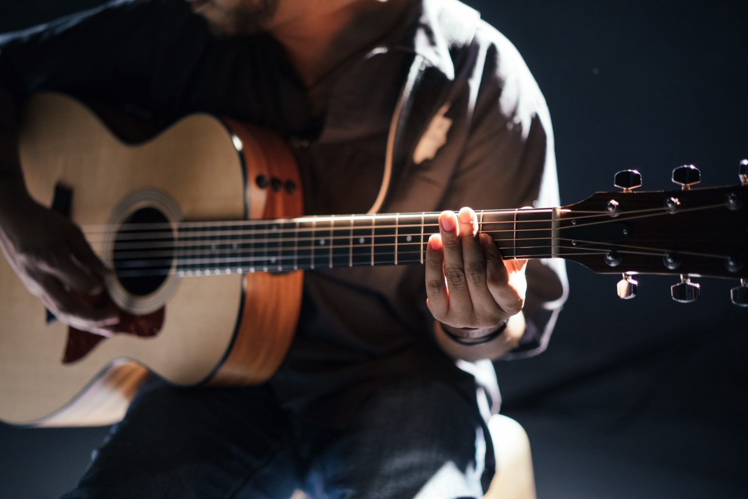 17 Pros and Cons of Being a Musician