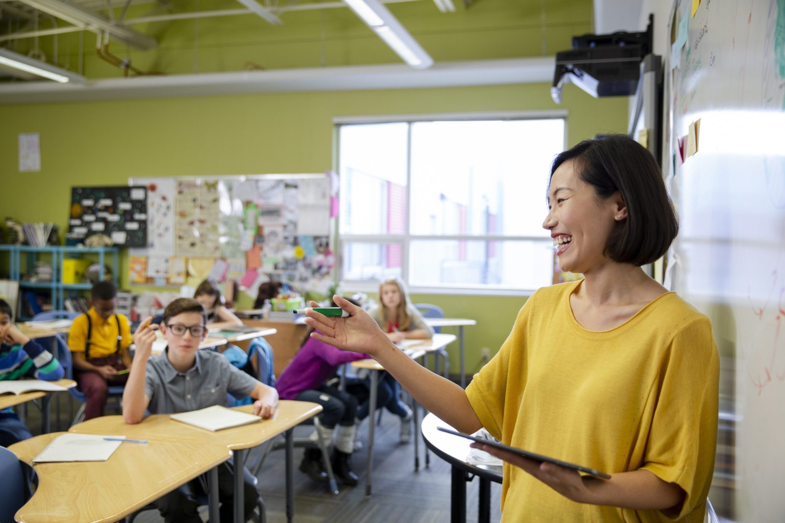 14 Pros and Cons of Being a Middle School Teacher