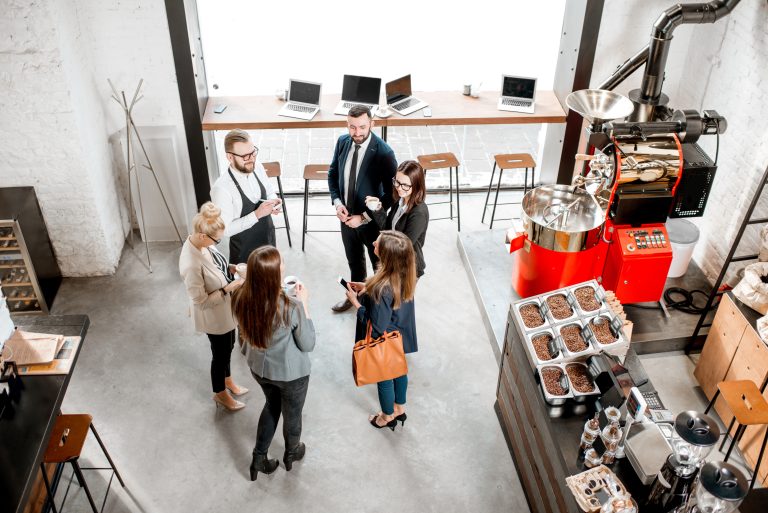 18 Pros and Cons of Being a General Manager